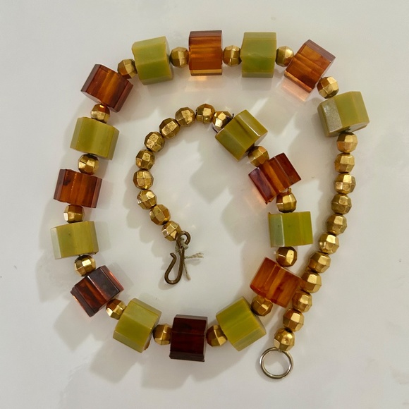 VIntage Bakelite Necklace | Jewelry | Vintage 94s Marbled Green Amber ...